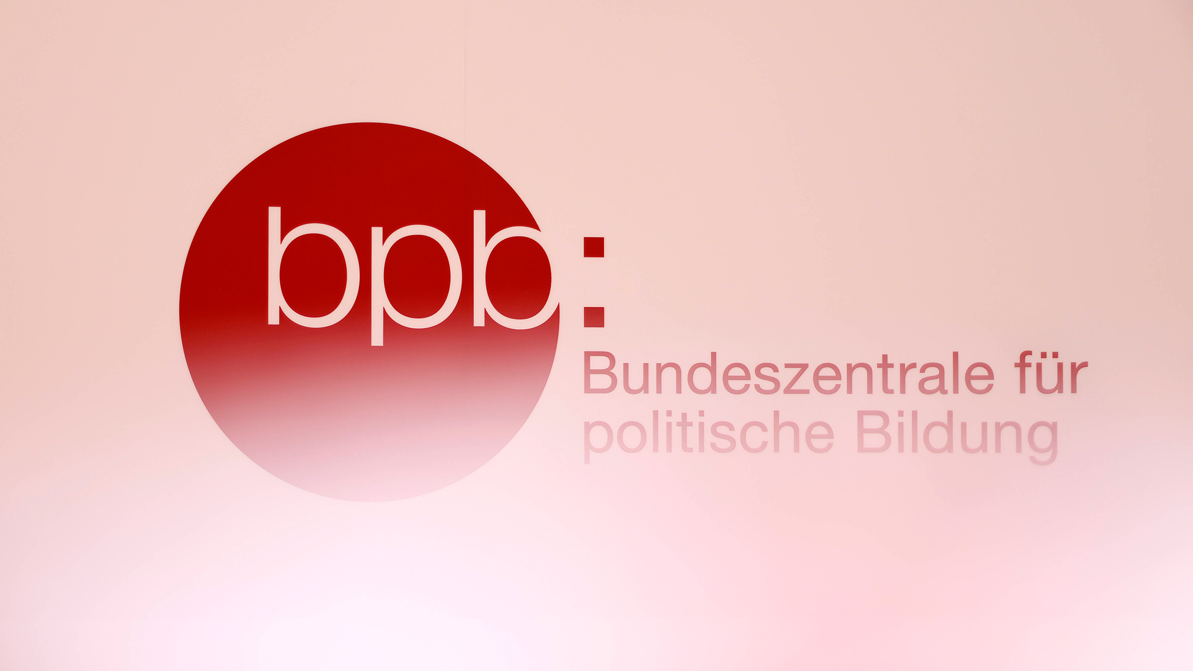 Sparkurs: Diese fünf Organisationen sind bedroht | Campact