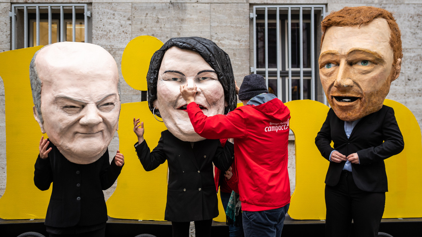 Masken, Hoodies und Gaffa-Tape: Im Campact-Museum | Campact