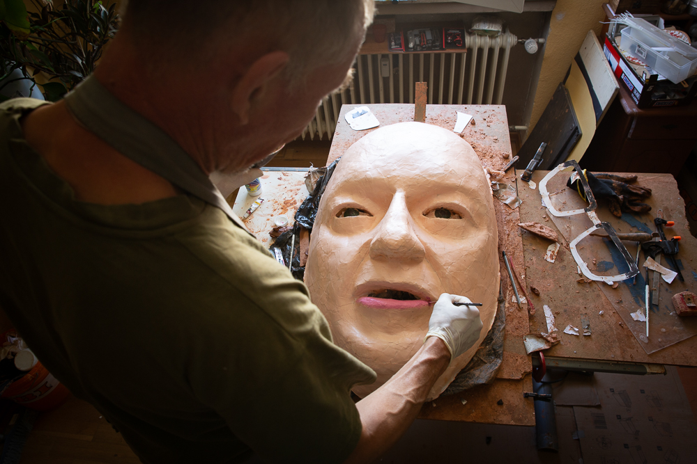 Ein Interview mit dem Maskenbauer Elmar Harz | Campact
